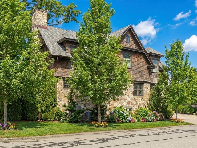 29 Prairie Avenue