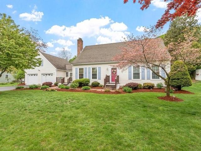 29 Rinnock Rd, Fitchburg, MA 01420