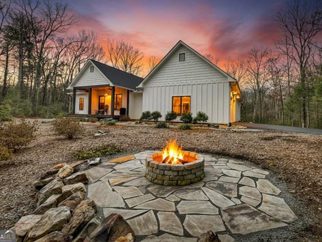 29 Robert Dr, Ellijay, GA 30536