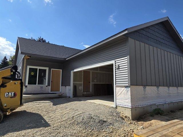 29 Rock River Dr, Edgerton, WI 53534