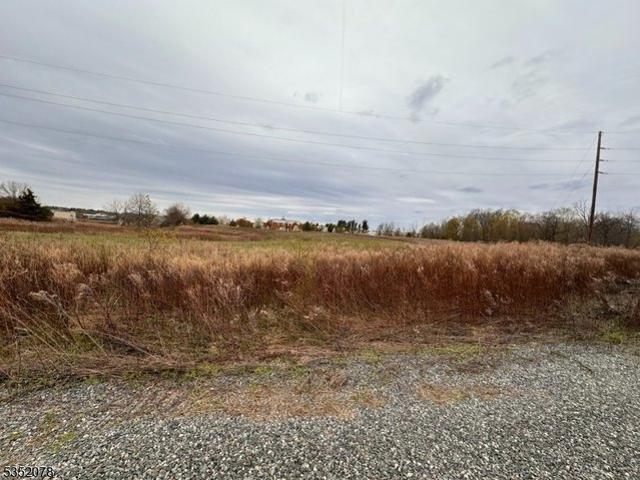 29 Royal Rd, Raritan, NJ 08822
