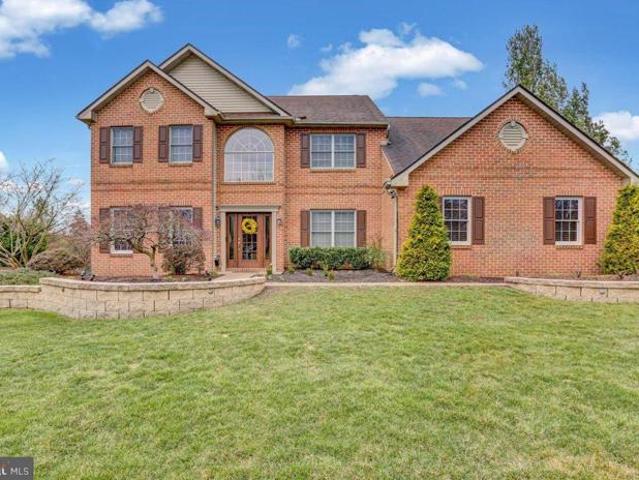 29 Scotland Dr, Reading, PA 19606