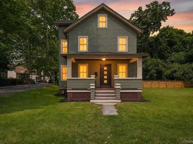 29 School St, Beacon, NY 12508