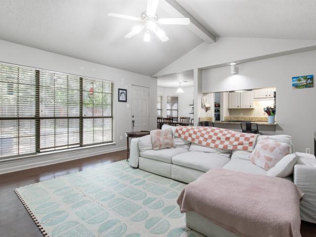29 Shaded Oaks Dr