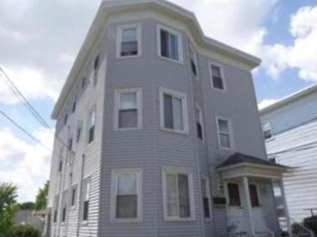 29 Stearns St, Pawtucket, RI 02861