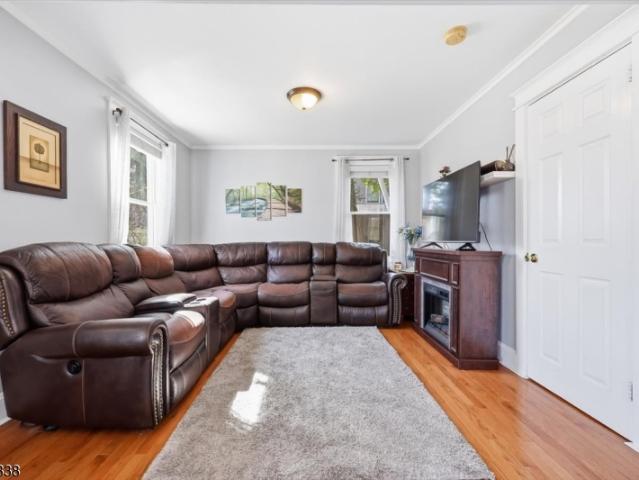 29 Sunset Ave