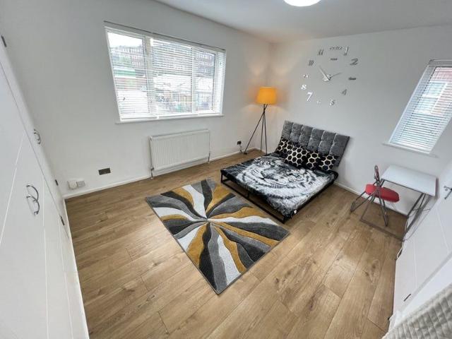 29A Finchley Lane, London NW4, Room to rent, £975 pcm | PrimeLocation