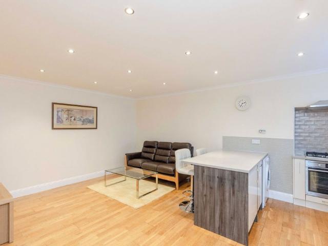 29A St Patrick Square