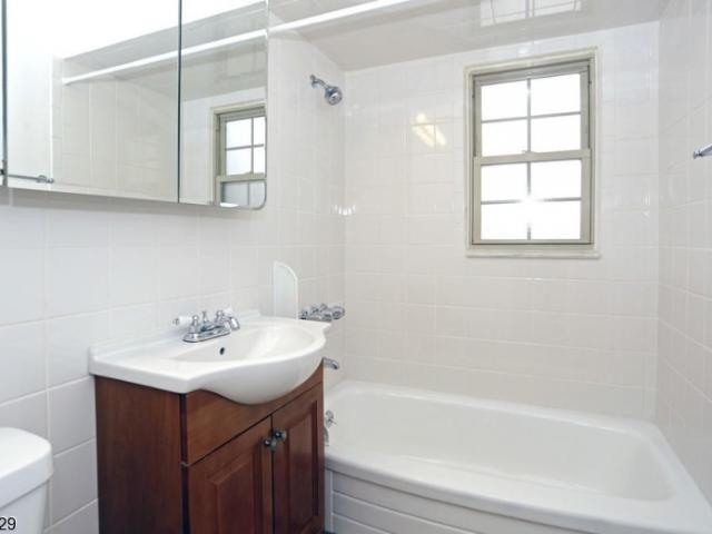 29d Paterson Ave # 35