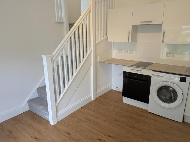 2, Muswell Hill Road, Muswell Hill, N10 1 bed flat to rent £1,599 pcm £369 pw
