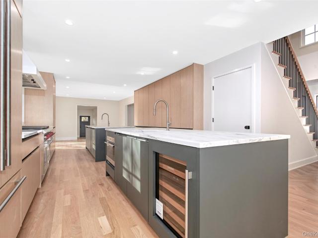2 Myrtledale Road