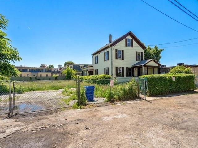 2 Magnolia Pl, Boston, MA 02125