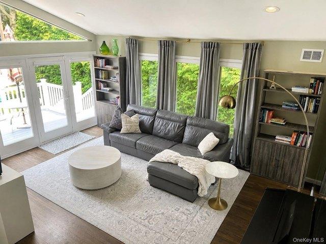 2 Madison Ave, Jericho, NY 11753