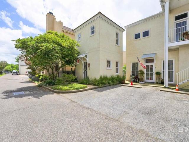 2 Masonic Dr Apt A, Fairhope, AL 36532