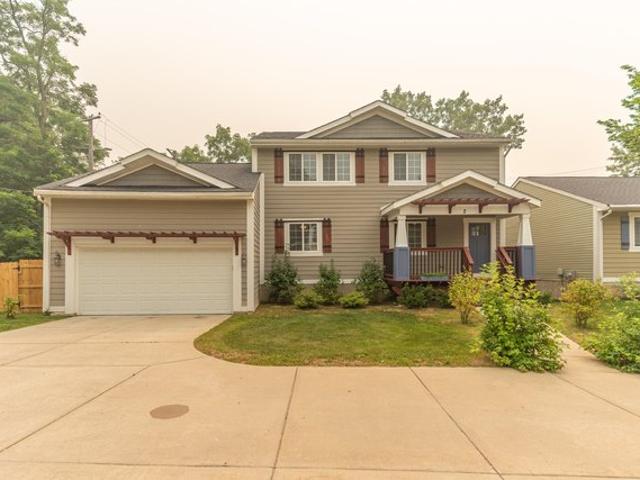 2 Maple Village Ct, Ann Arbor, MI 48103