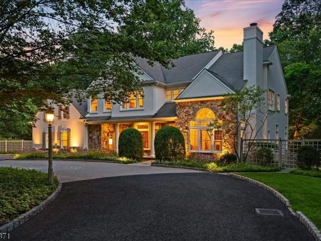 2 Martens Rd, Tewksbury Township, NJ 08833