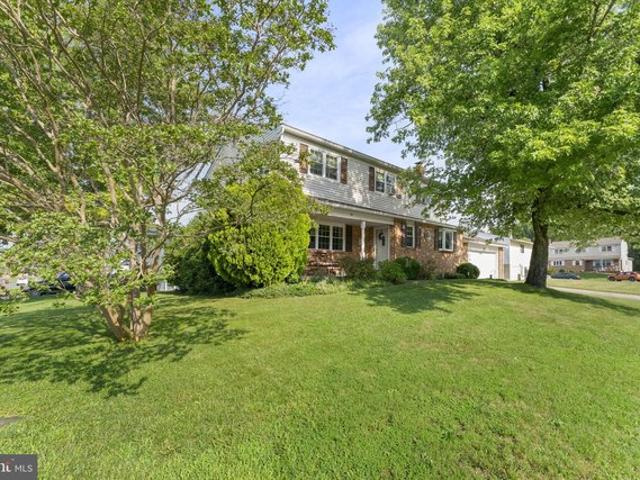 2 Martin Dr, Newark, DE 19713