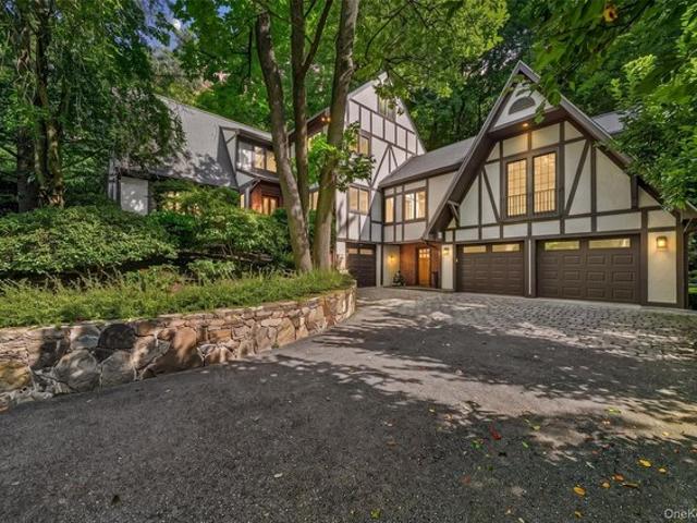 2 Mc Guire Ln, Croton On Hudson, NY 10520