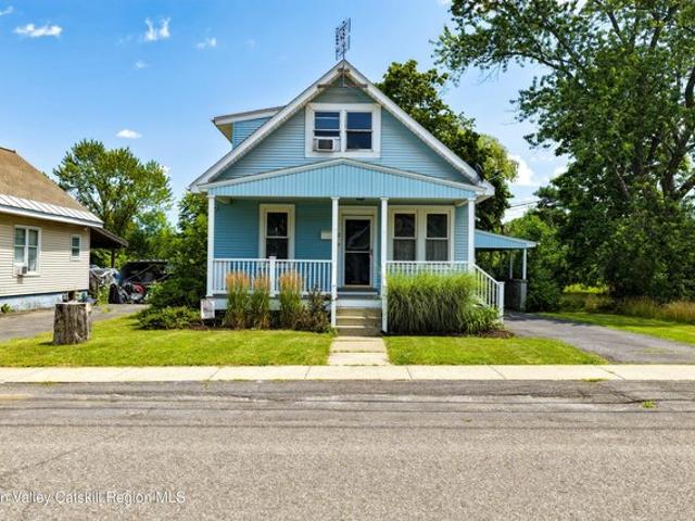 2 McConnell Ave, Ravena, NY 12143