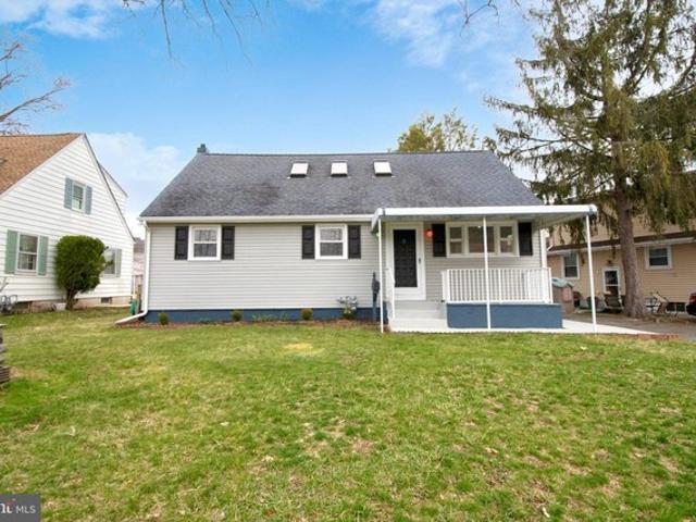 2 McCarthy Dr, Ewing, NJ 08618