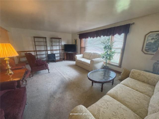 2 Meadow Dr