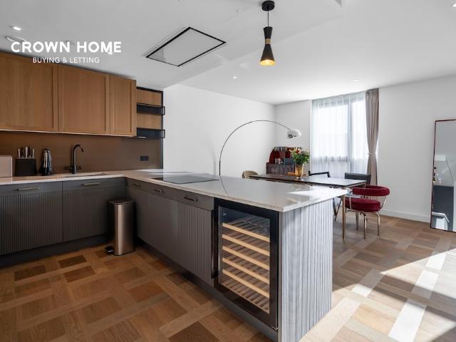2 Merino Gardens, London Dock, 3 Bedrooms