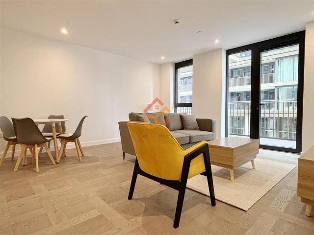 2 Merino Gardens, London, E1W 2 bed flat to rent £4,200 pcm £969 pw