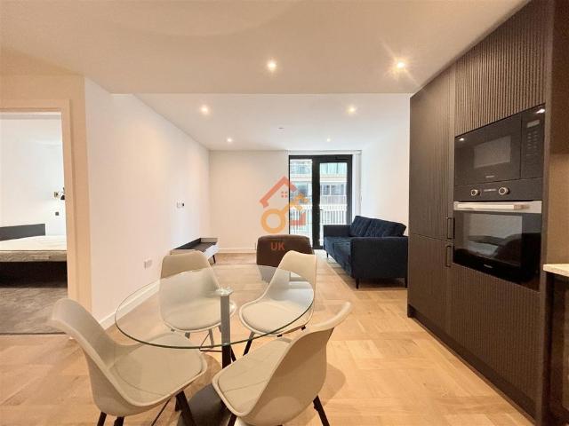 2 Merino Gardens, London, E1W