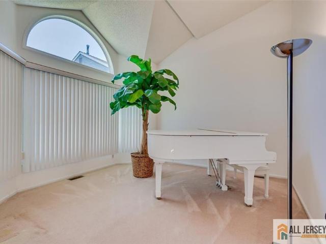 2 Mimosa Court