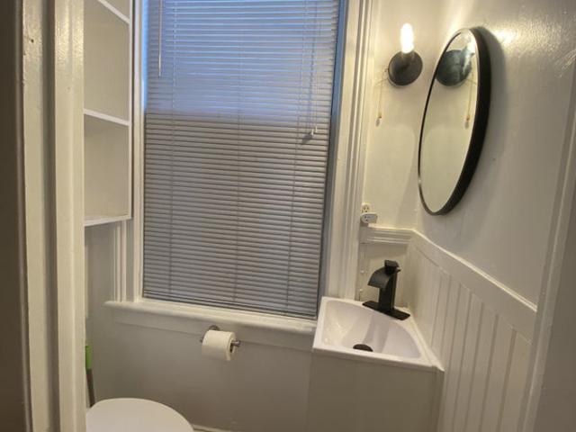 2 min to Subway • Private Half Bath • 15 min to GC