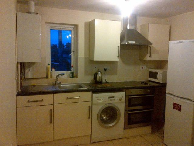 2 Min Walk to Tube. Lge 1 Bed Flat. Mostbills inc