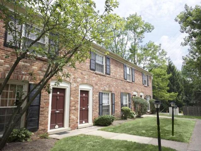 2 Mins to 675~Huge 2 BR Townhome $699~#1 Kettering School District! map