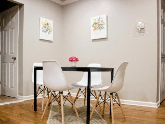 2 minutes from Grant Park, a 1 minute walk to bus