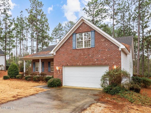 2 Moore Dr, Pinehurst, NC 28374 | MLS #100565
