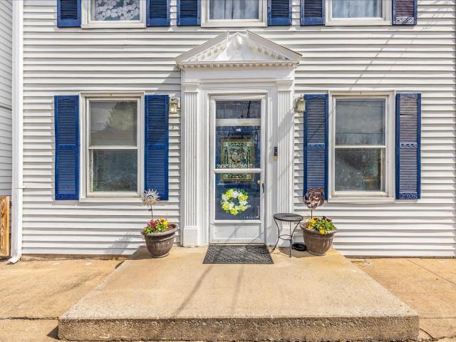 2 N 2Nd Street
