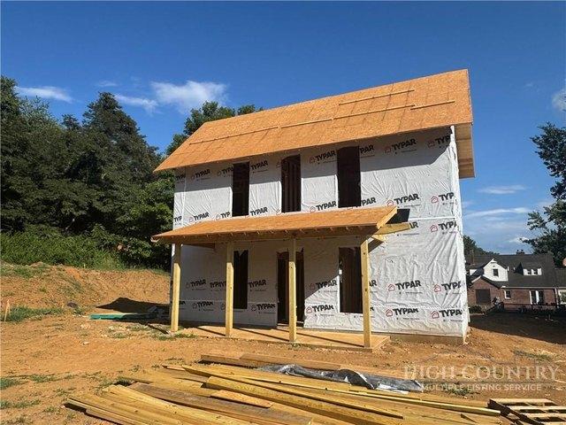 2 N Jefferson Ave, West Jefferson, NC 28694