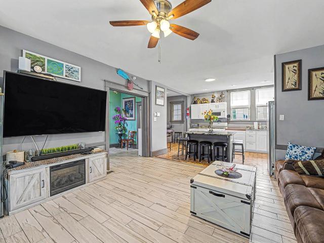 2 N Montgomery Ave