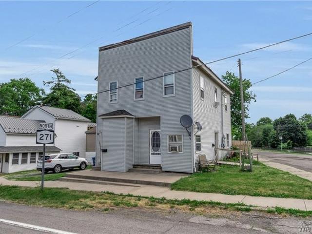 2 N Main St, Middleport, NY 14105