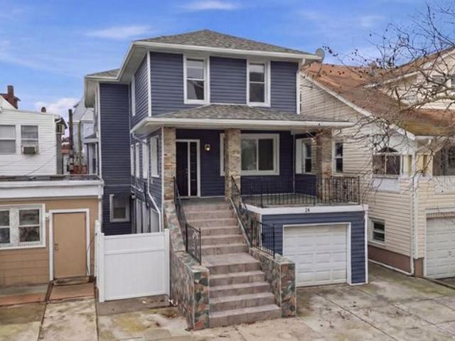2 N Nashville Ave, Ventnor, NJ 08406