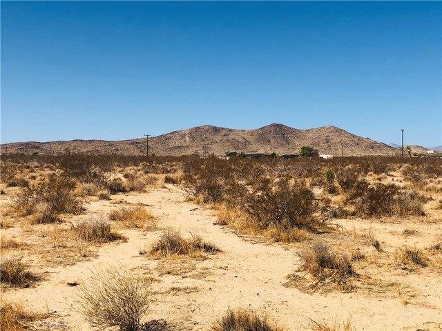 2 Napa Way, Landers, CA 92285