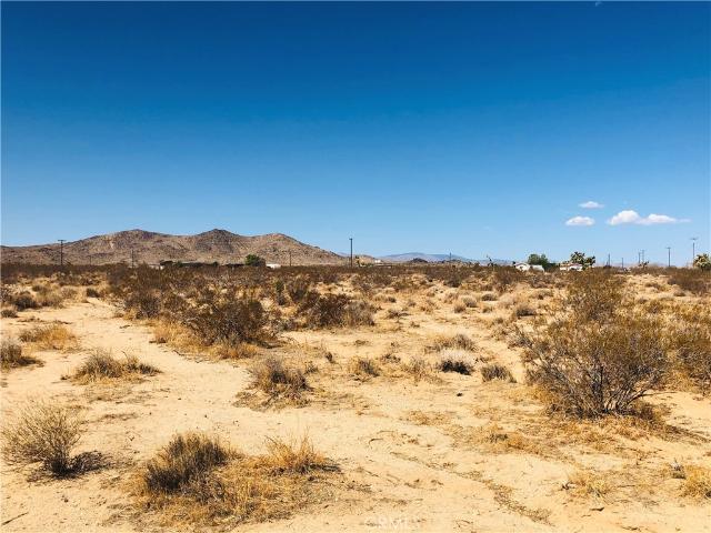 2 Napa Way, Landers, CA 92285 | MLS #JT26017 | Compass