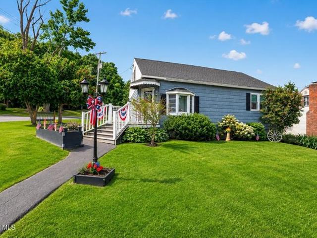 2 Neptune St, Rensselaer, NY 12144