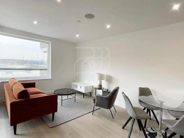 2 New Tannery Way 2 bed flat to rent £3,800 pcm £877 pw
