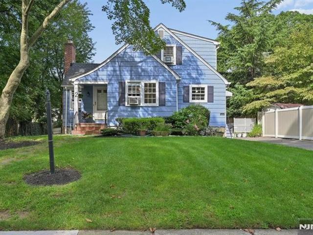 2 Newark Ave, Westwood, NJ 07675