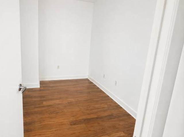 2 Northside Piers 10J