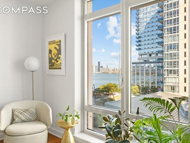 2 Northside Piers Apt 3T, Brooklyn, NY 11249