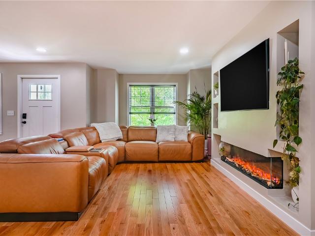 2 Overhill Road