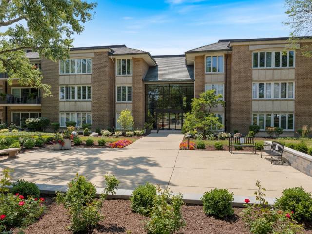 2 Oak Brook Club Dr, Unit C303, Oak Brook, IL 60523 | MLS #12599
