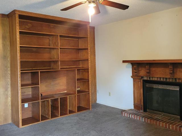 2 Oak Forest Cove