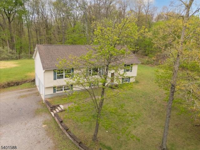 2 Oak St, Newton, NJ 07860 | MLS #4023